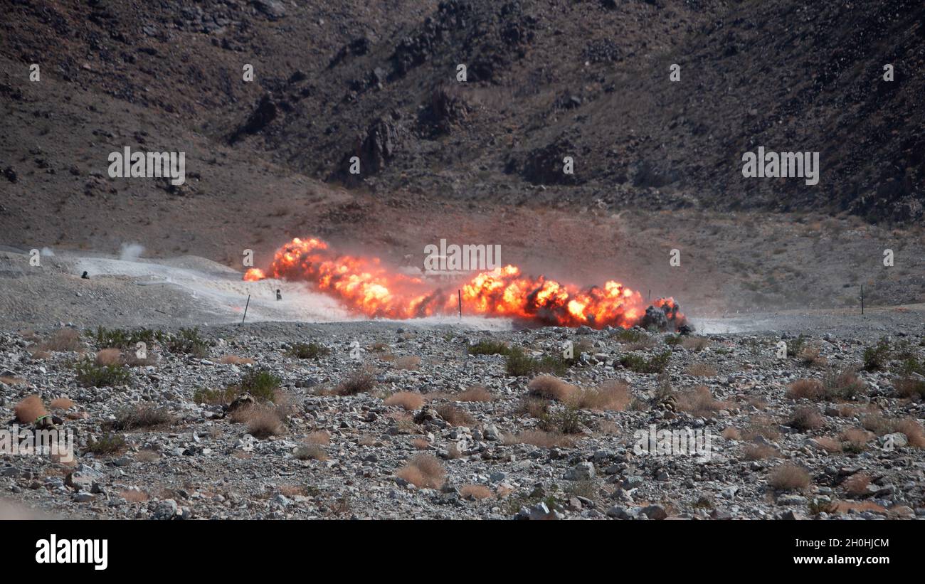 Range 400 hi-res stock photography and images - Alamy