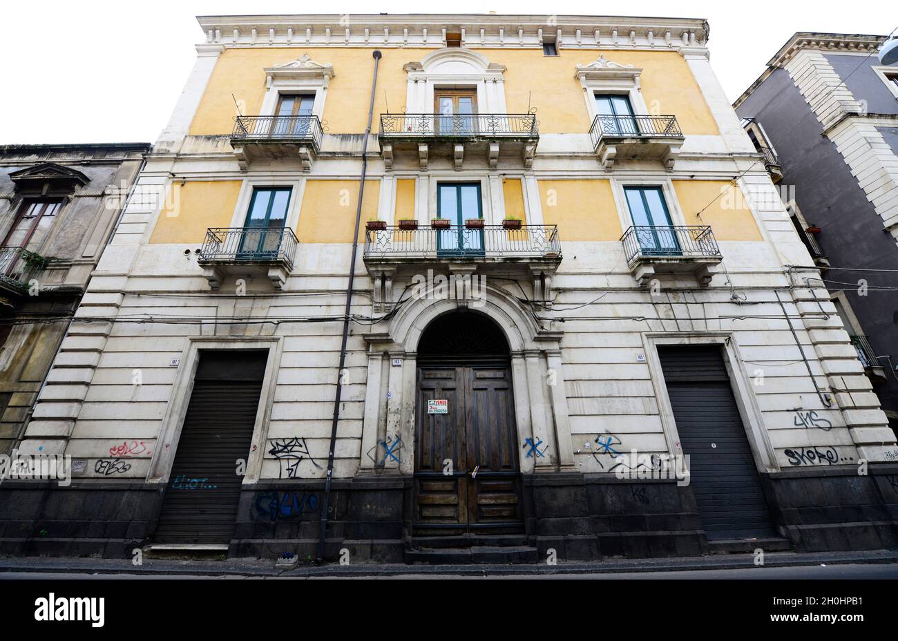 Old center sicily italy hi-res stock photography and images - Alamy