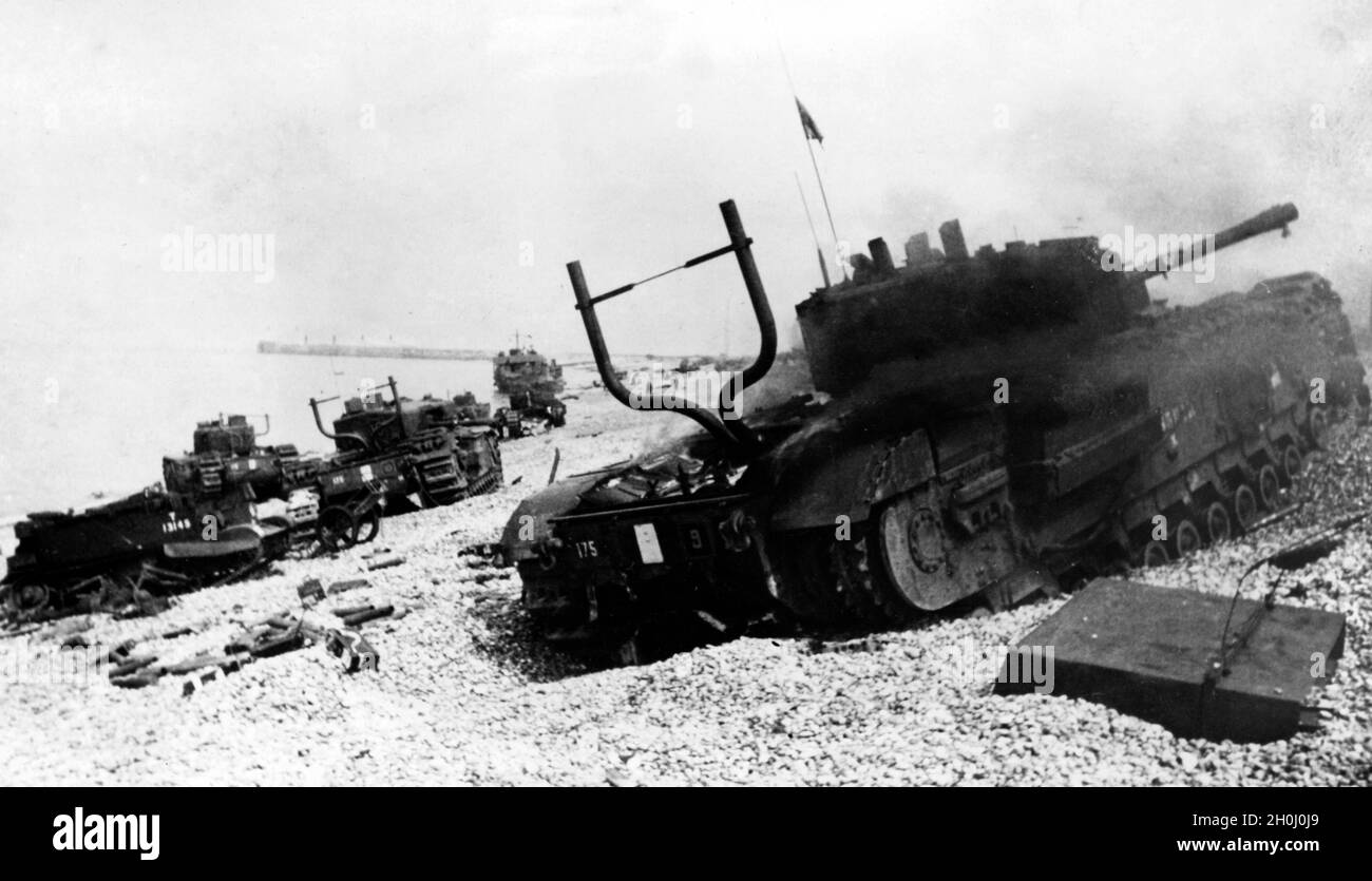 "Western Allied troops land on Dieppe beach during ""Operation Jubilee ...