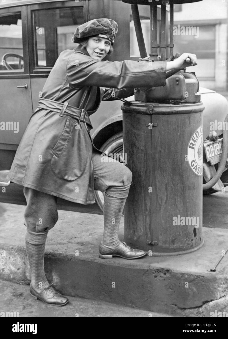 Gas station operator hi-res stock photography and images - Alamy