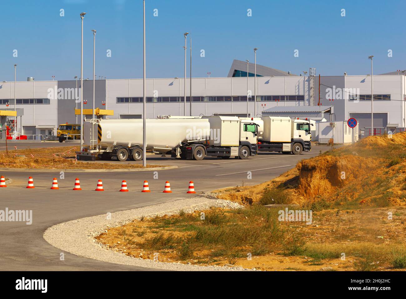 Vehicle parked street gate architecture hi-res stock photography and ...