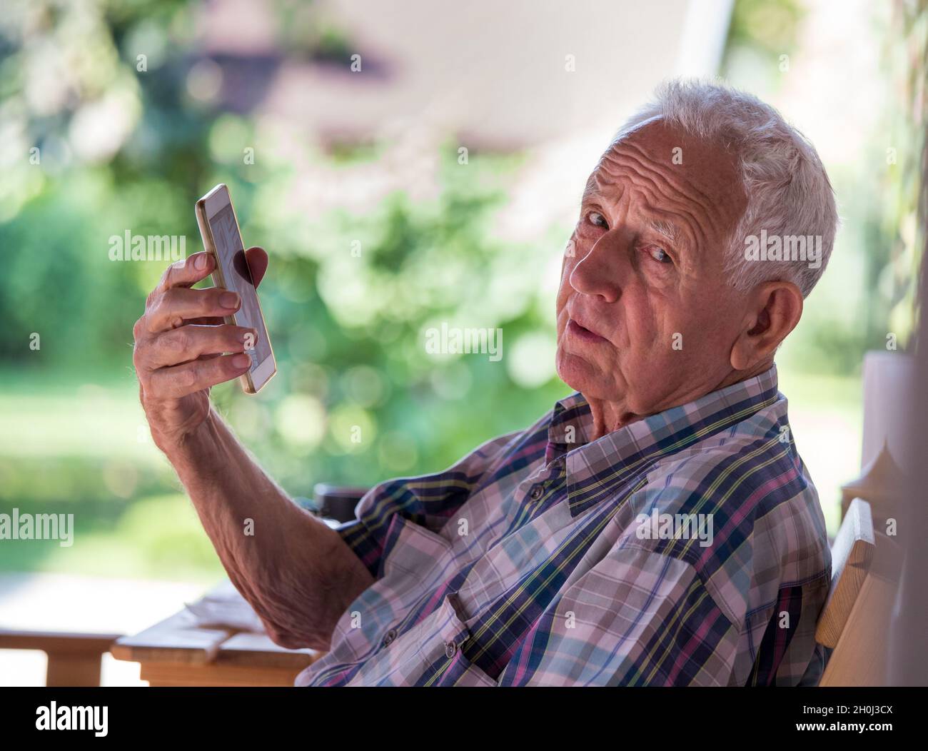 Confused Phone Senior High Resolution Stock Photography and Images - Alamy