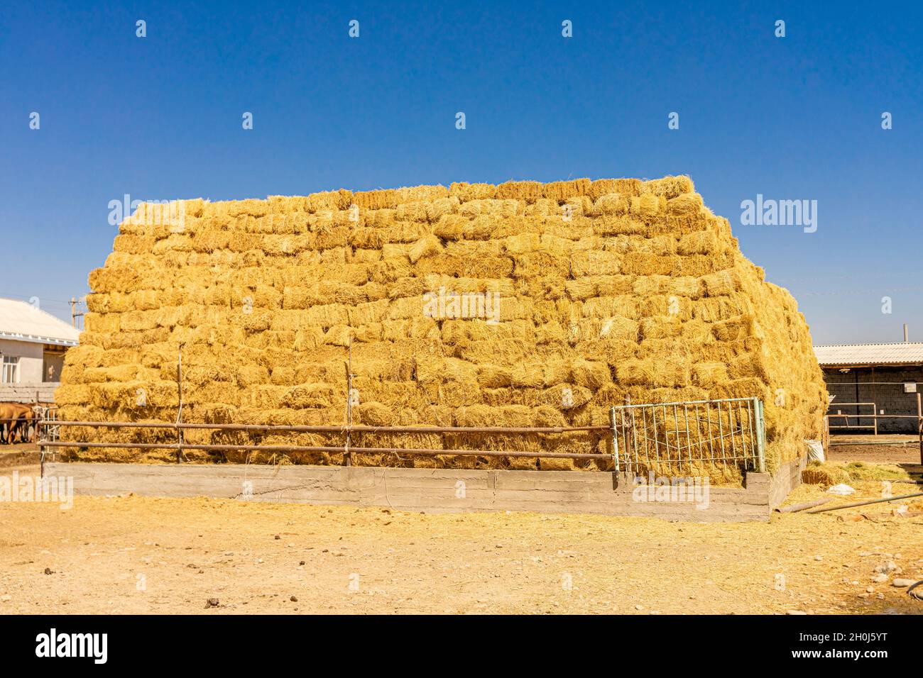 Bale hay stack on hi-res stock photography and images - Alamy