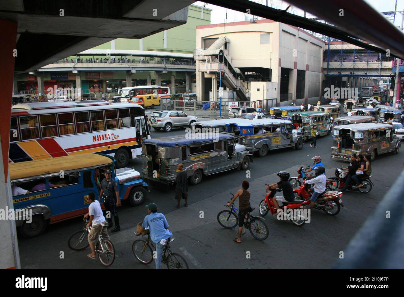 Rush hour traffic along Pasay City, Philippines Stock Photo - Alamy