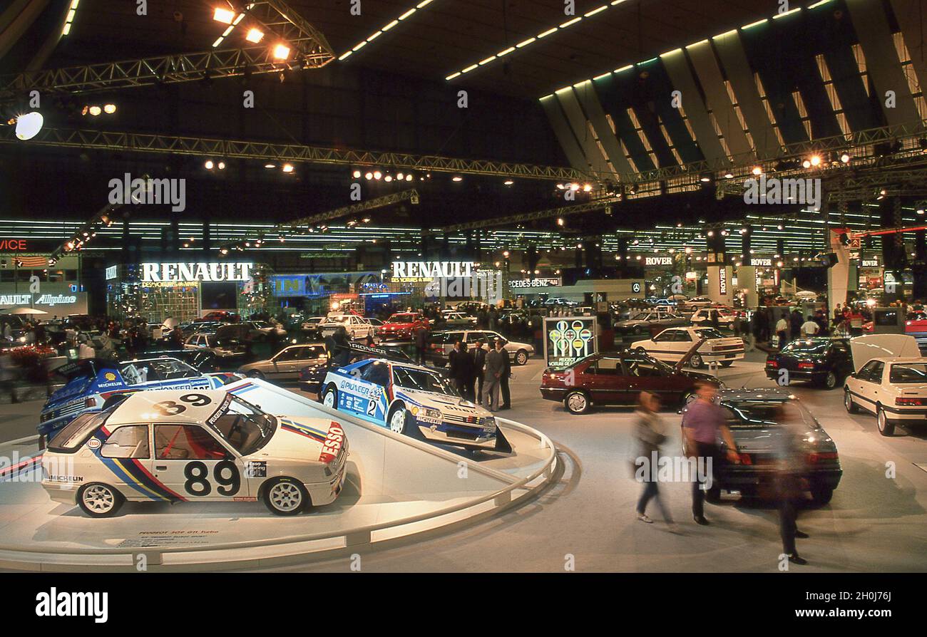 Salon auto paris hi-res stock photography and images - Alamy