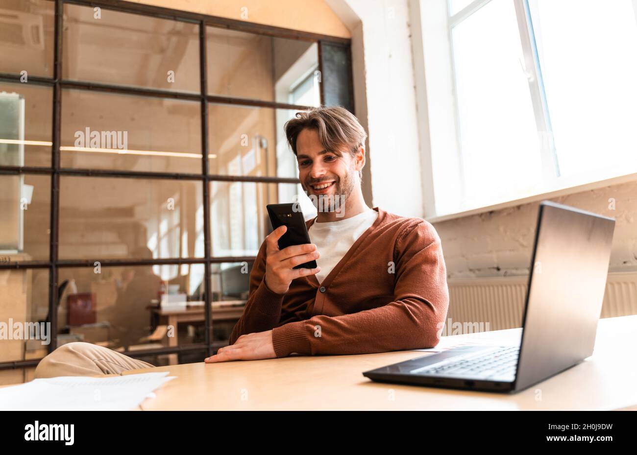 Cool office start up hi-res stock photography and images - Alamy