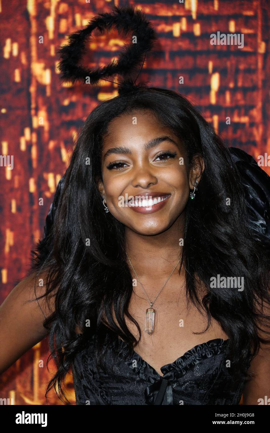 HOLLYWOOD, LOS ANGELES, CALIFORNIA, USA - OCTOBER 12: Actress Gabby ...