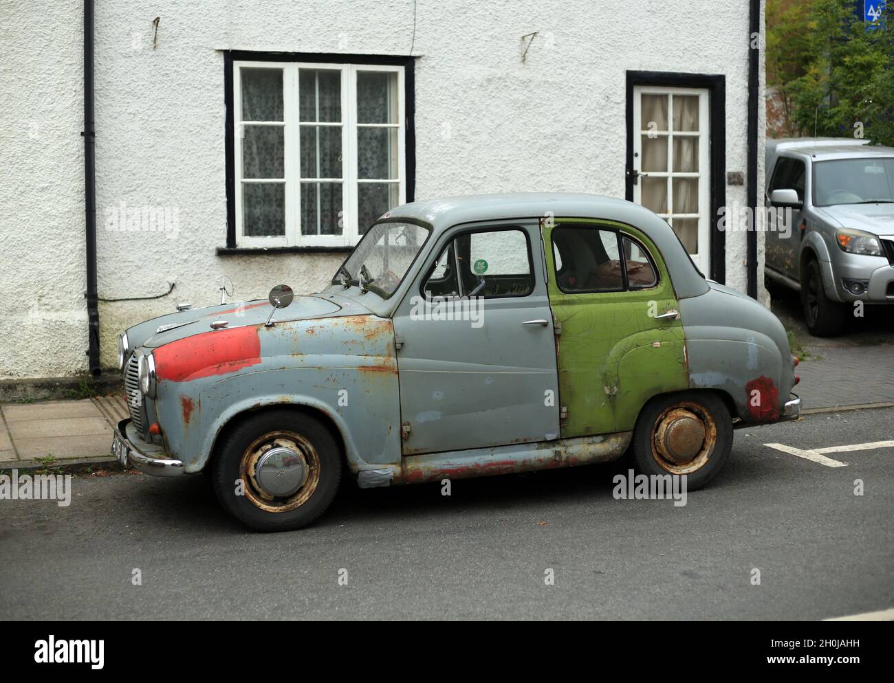 A rusty unrestored 1958 Austin A35 Stock Photo - Alamy