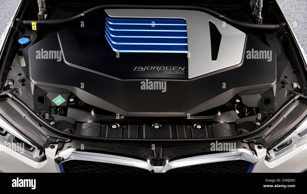 Hydrogen hybrid alternative fuel cell cars hi-res stock photography and ...