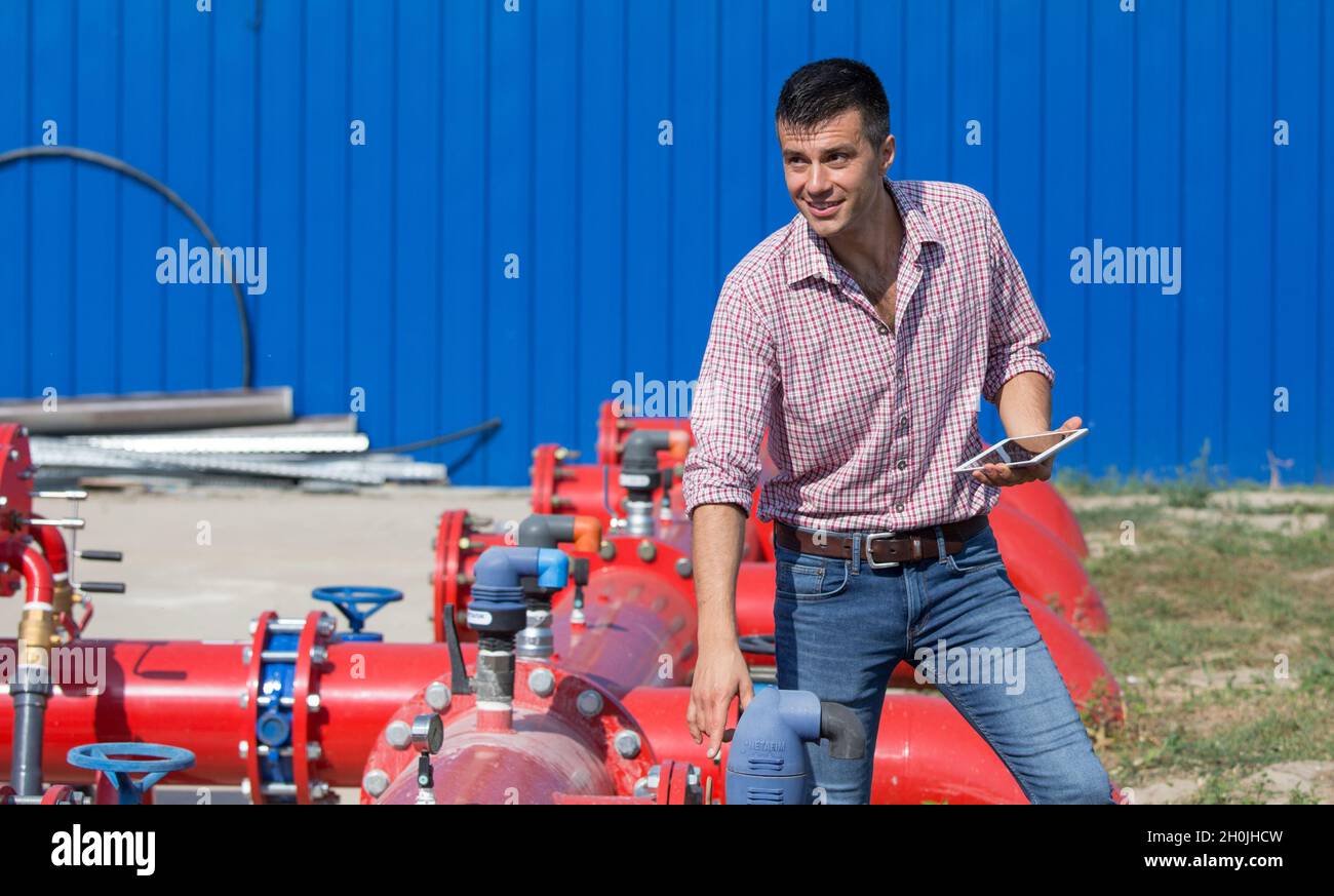 Galvanized steel water tank hi-res stock photography and images - Alamy