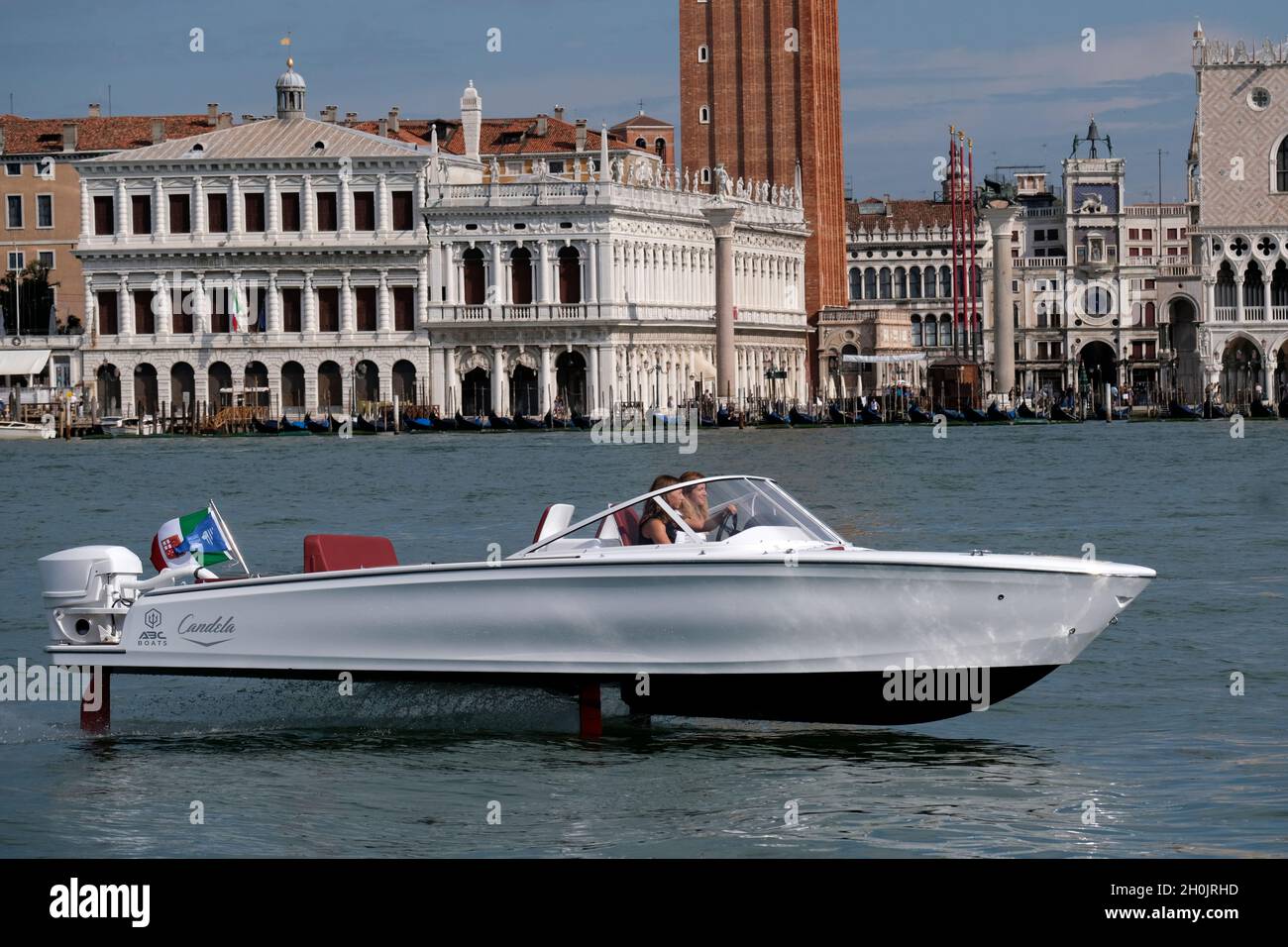 Candela speed boat hi-res stock photography and images - Alamy