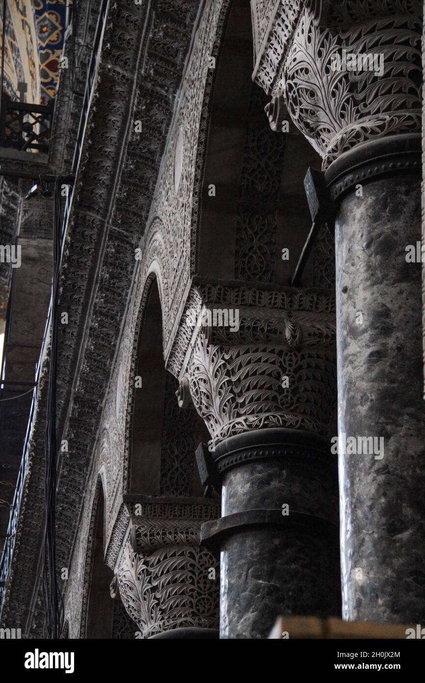 Columns of a building Stock Photo - Alamy