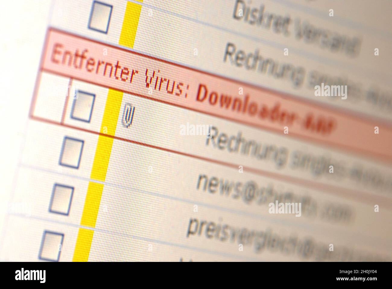 Software computer box hi-res stock photography and images - Alamy