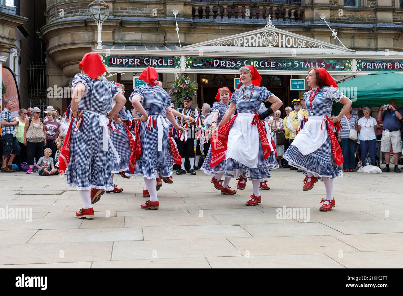 Morris dancers at the Buxton day of dance Stock Photo - Alamy