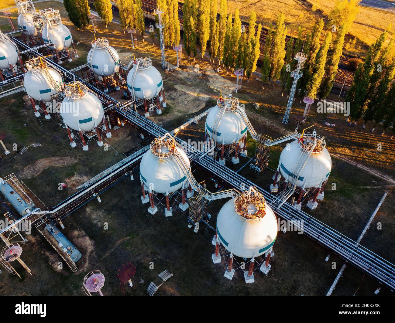 Storage sphere hi-res stock photography and images - Alamy