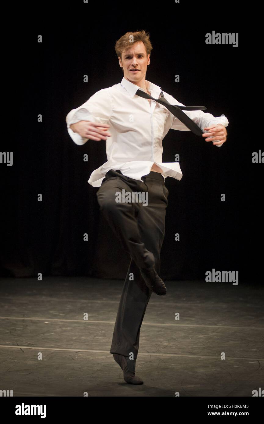 James Streeter permforms 'Les Bourgeois' at English National Ballet's ...