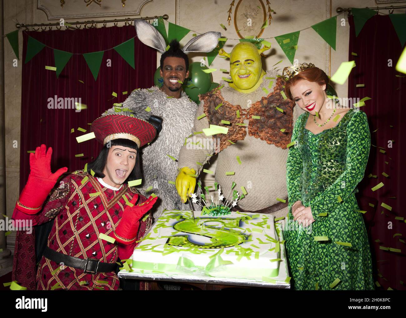 Shrek donkey fiona hi-res stock photography and images - Alamy