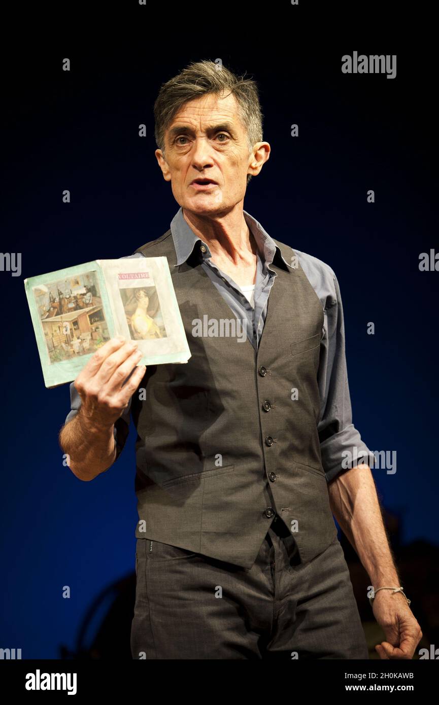 Roger rees hi-res stock photography and images - Alamy