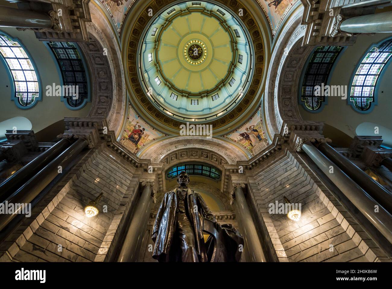 Abraham Lincoln Statue - Kentucky State Capitol Rotunda - Frankfort ...