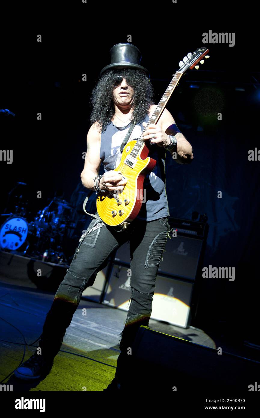 Slash performs live on stage, O2 Academy, Brixton, London Stock Photo ...