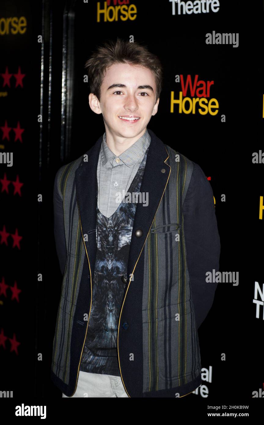 Isaac Hempstead-Wright arrives at the Warhorse 5th Anniversary ...
