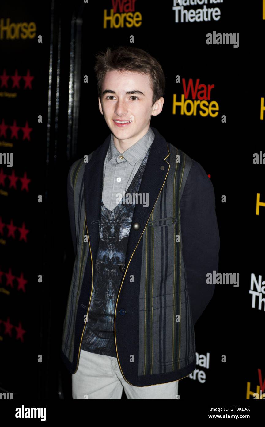 Isaac Hempstead-Wright arrives at the Warhorse 5th Anniversary ...
