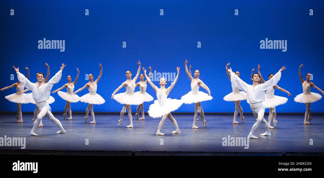 English National Ballet dancers perform Etudes as part of "Ecstasy ...