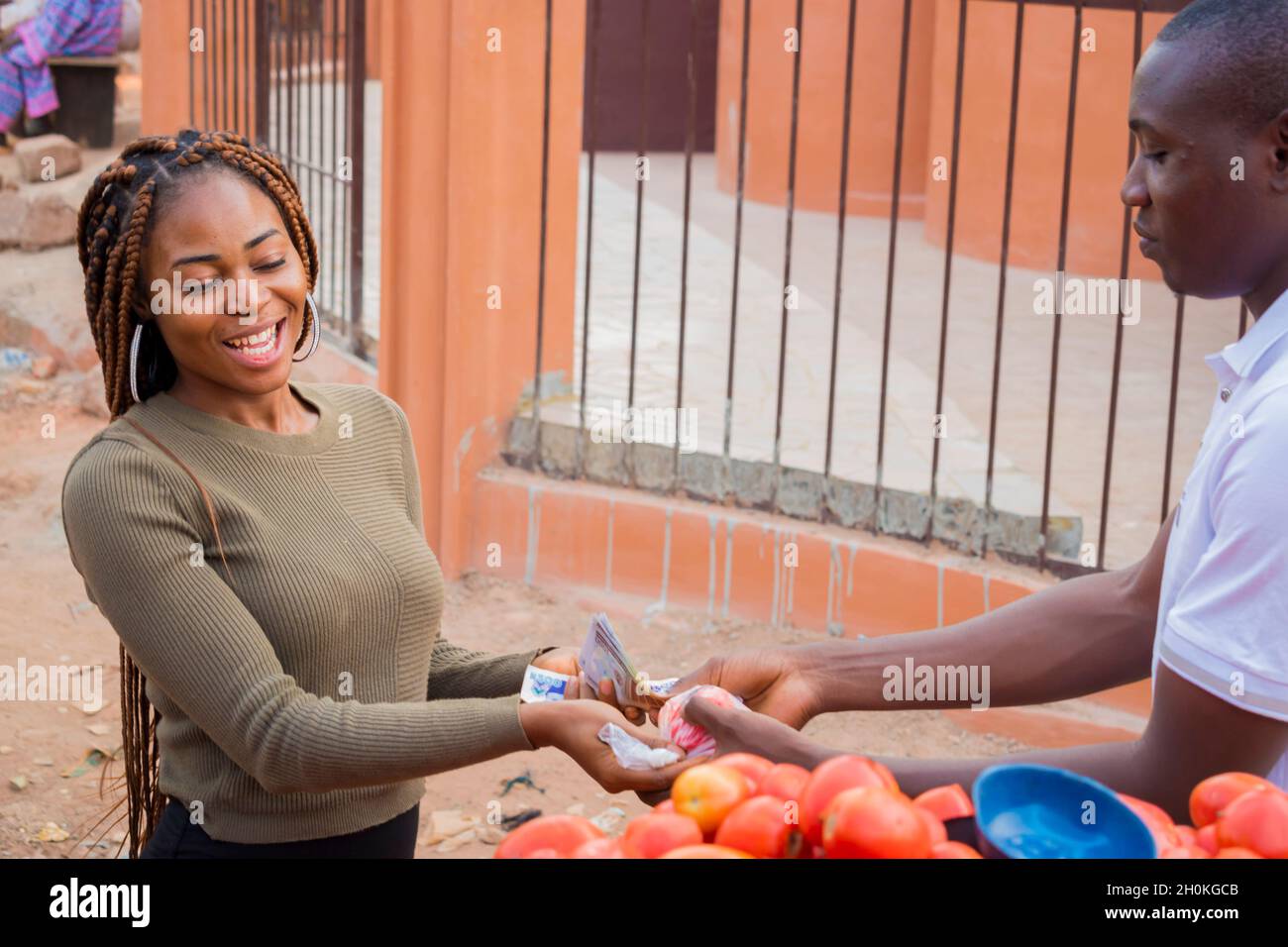 Lady paying for goods hi-res stock photography and images - Alamy