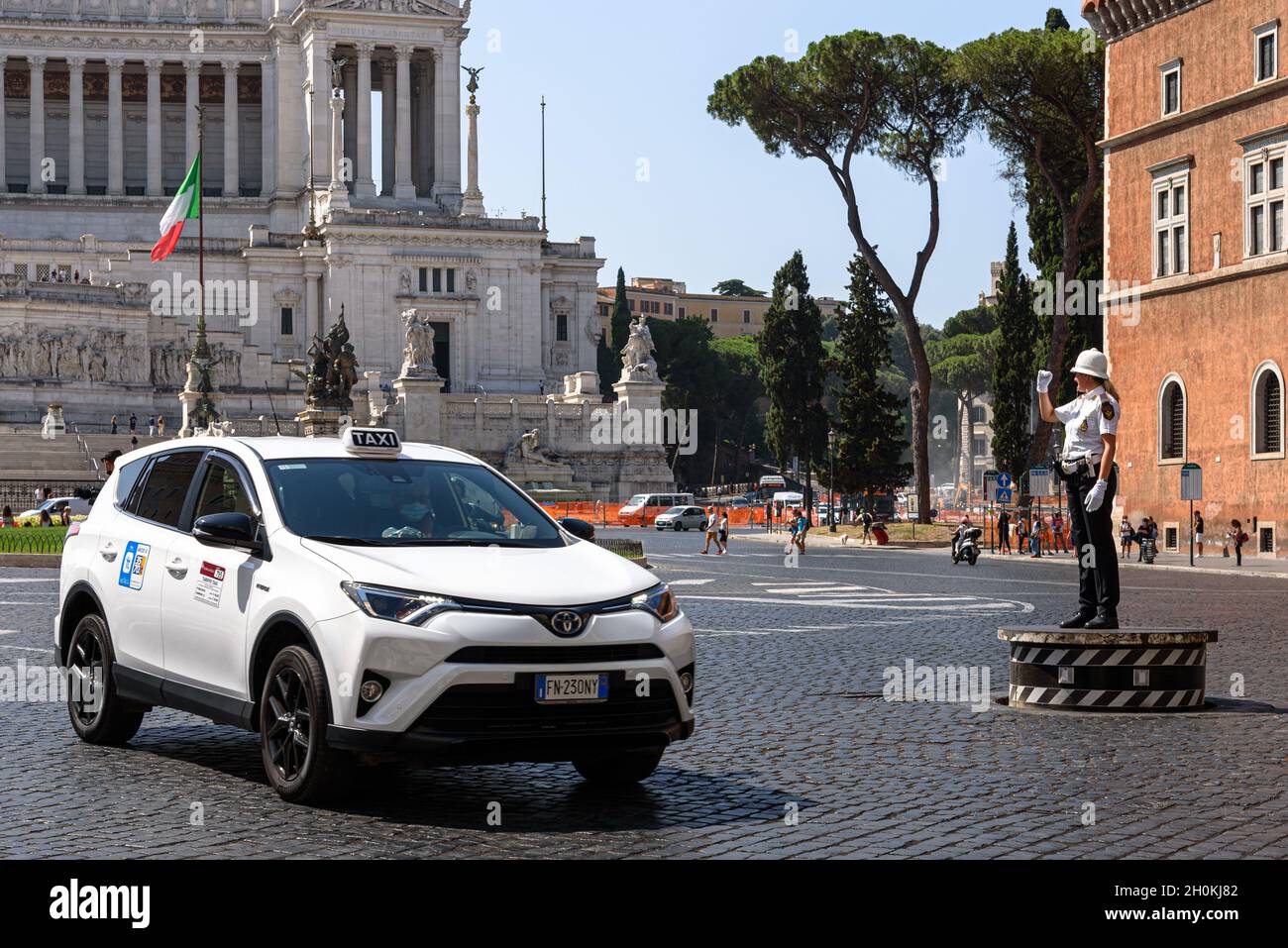 Rome police directing traffic hi-res stock photography and images - Alamy