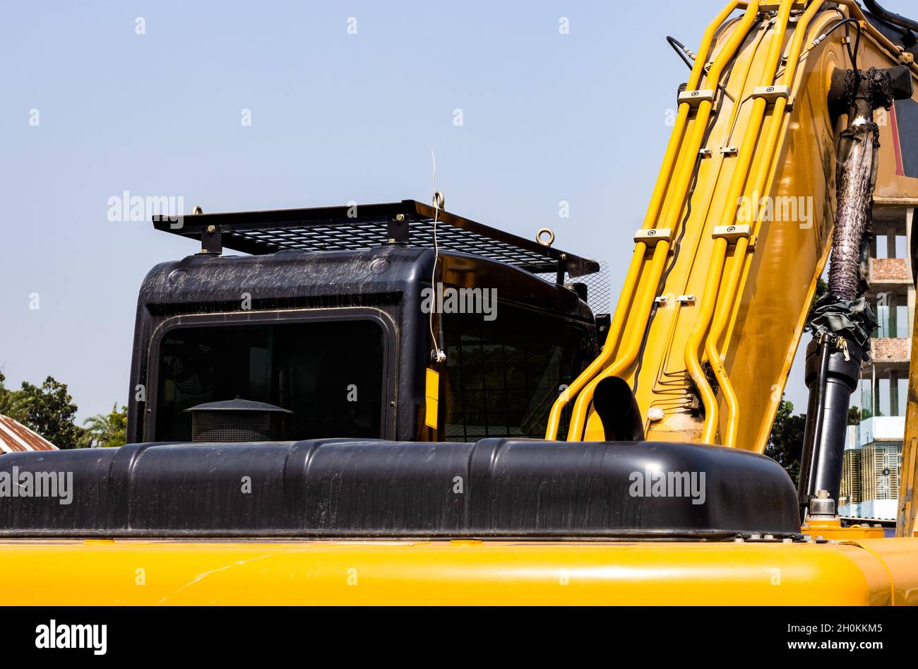 Yellow truck on big factory hi-res stock photography and images - Alamy