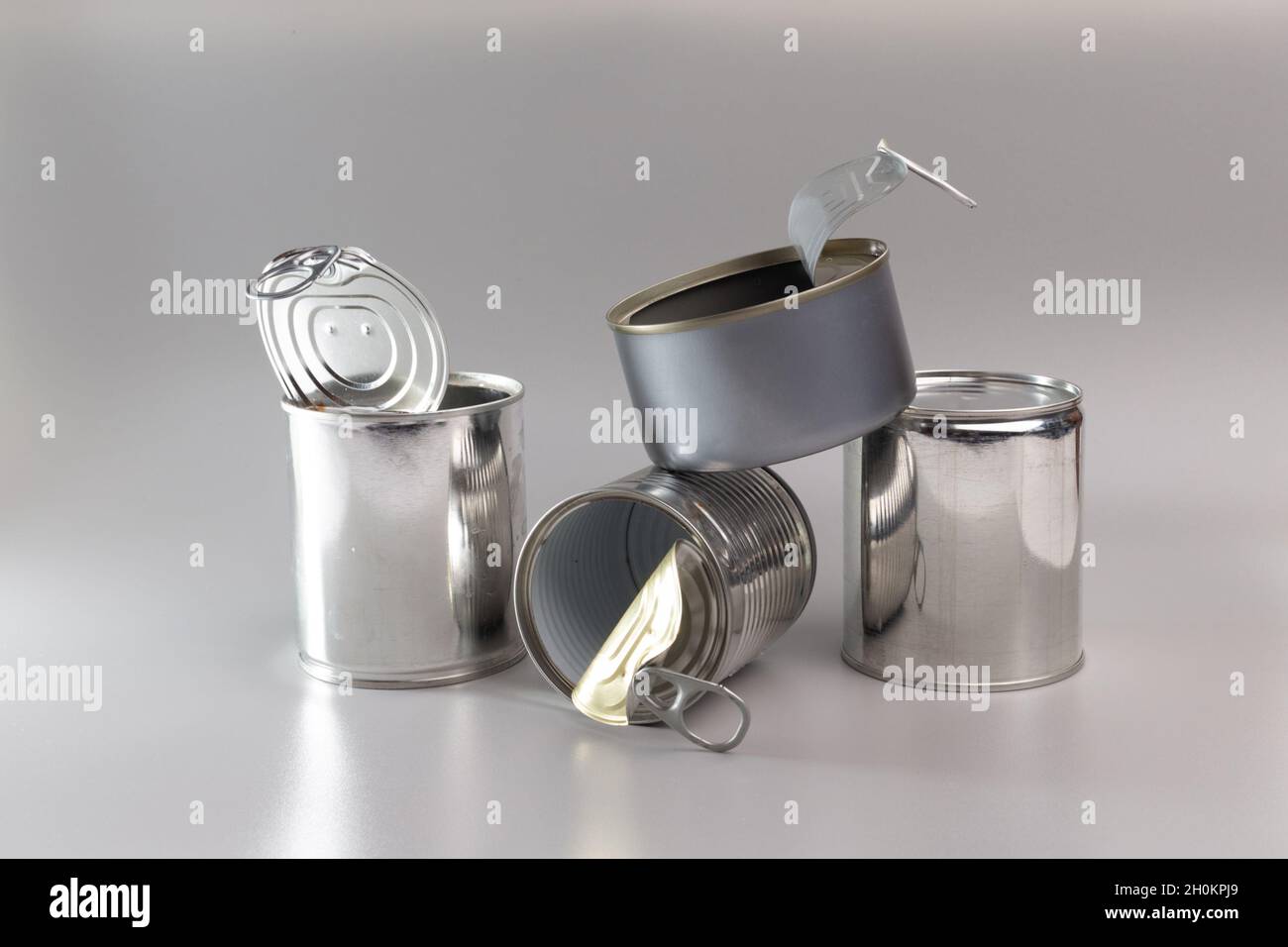 group of recycling tins and cans, sample of trash Stock Photo - Alamy