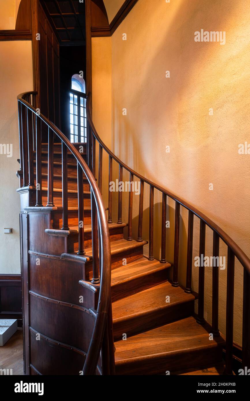 This is a picture of a great castle in Italy called Rocchetta Mattei ...