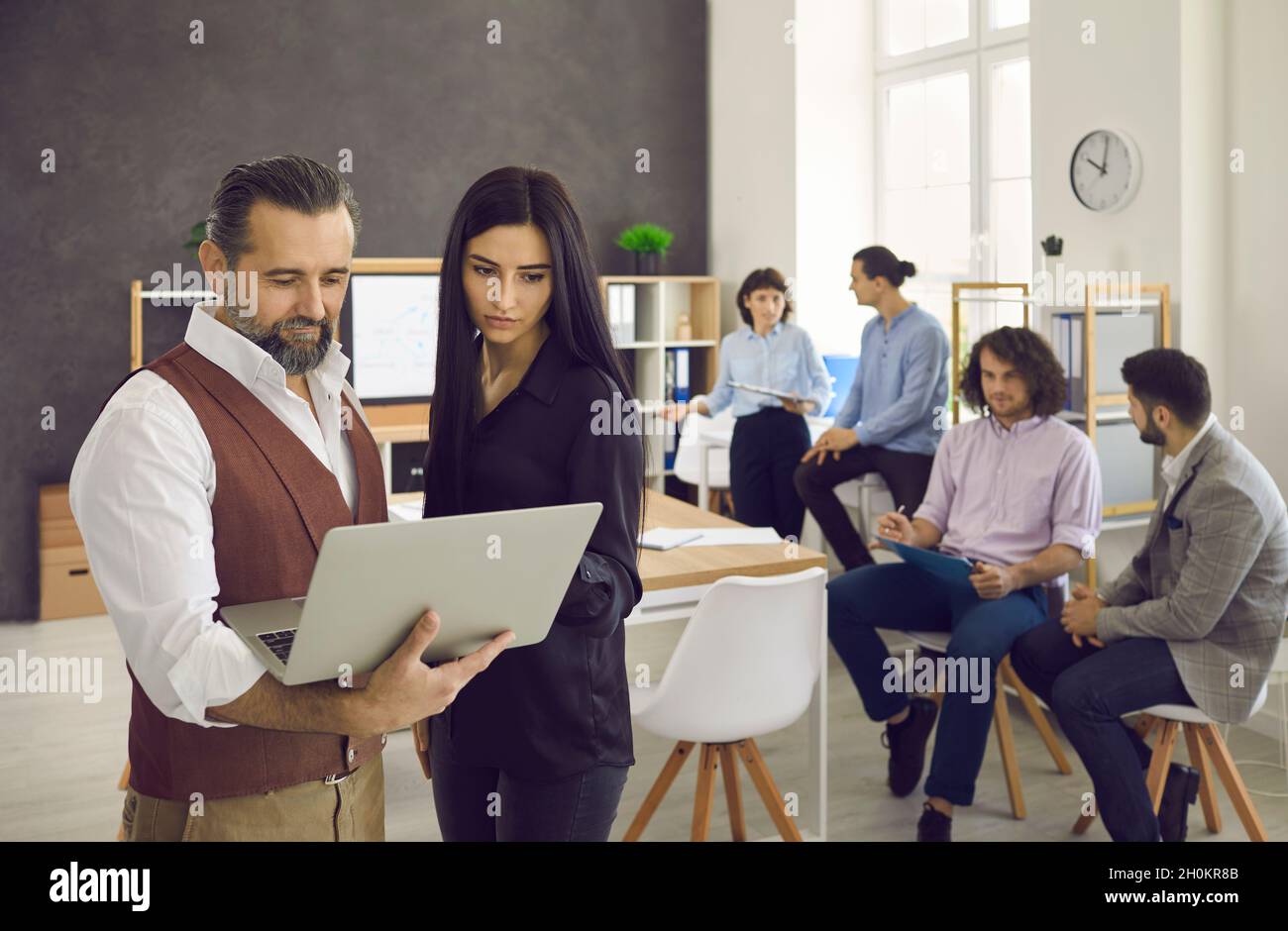 Office report hi-res stock photography and images - Alamy