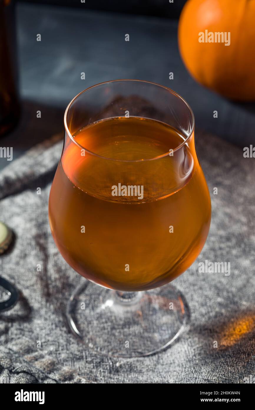 Pumpkin hard cider hi-res stock photography and images - Alamy