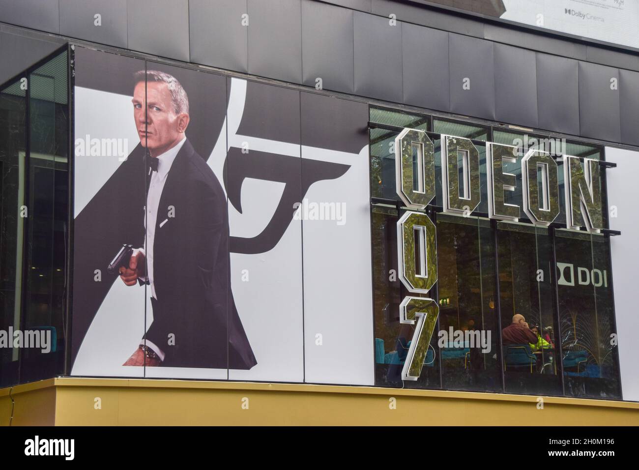 007 added to the Odeon sign at Odeon Cinema Leicester Square for the ...