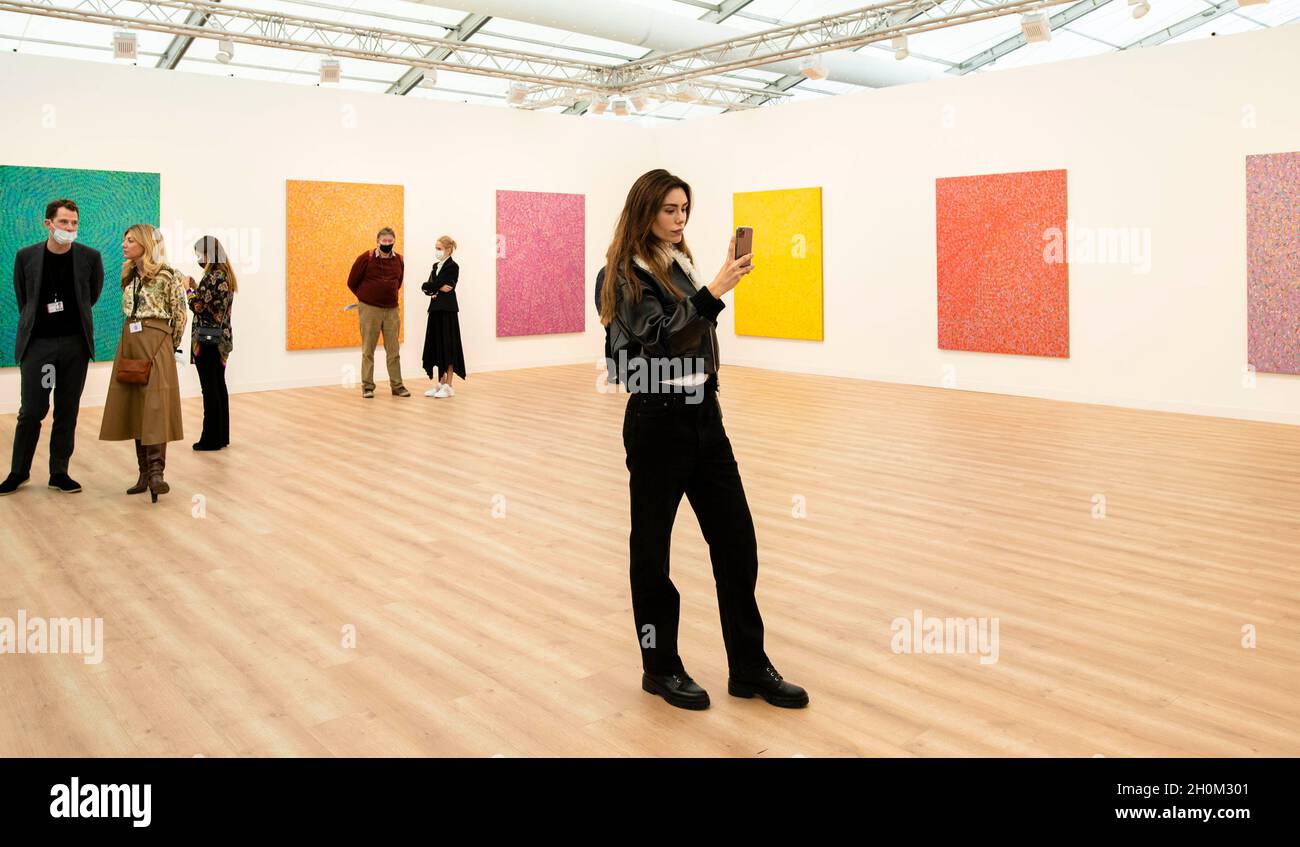 Jennifer booth hi-res stock photography and images - Alamy