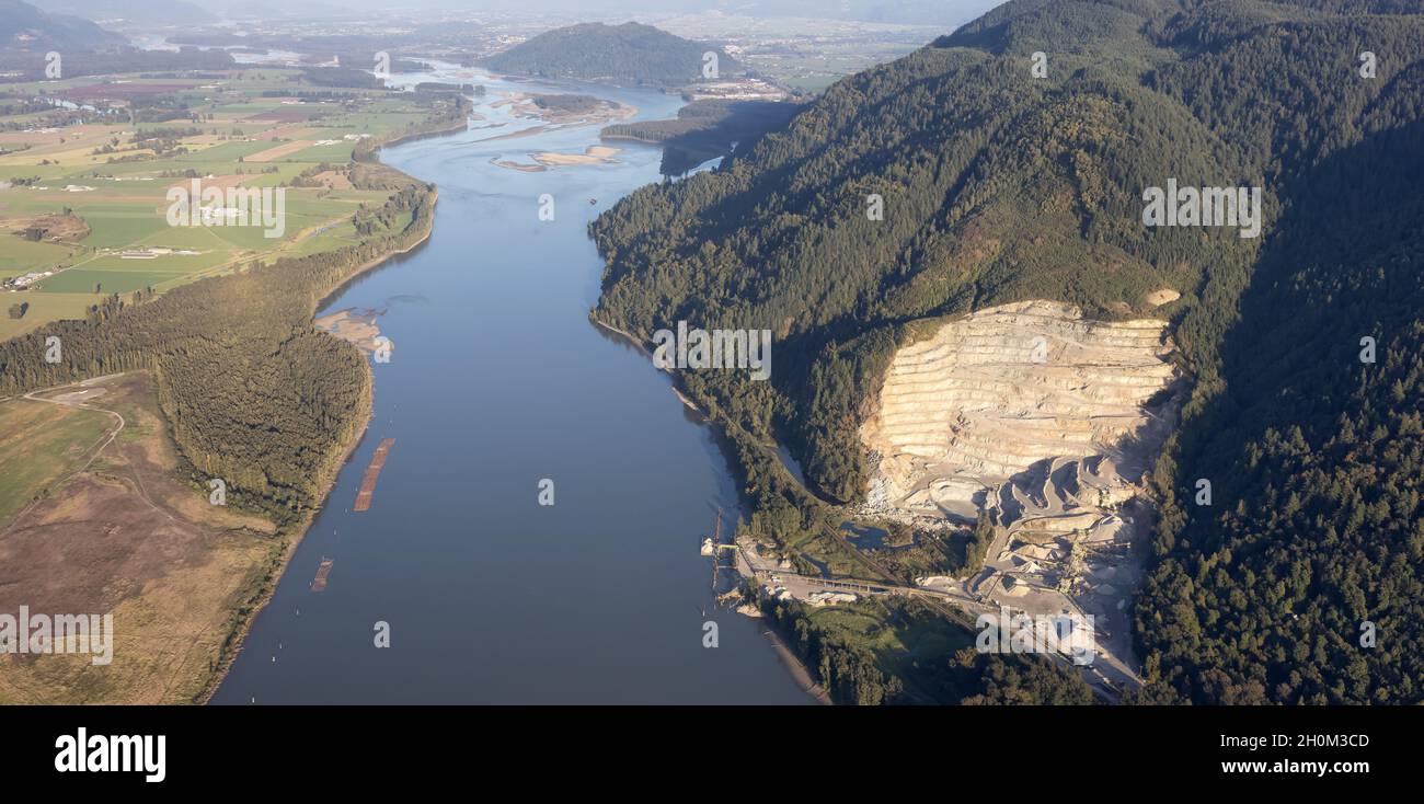 Open pit mining canada aerial hi-res stock photography and images - Alamy