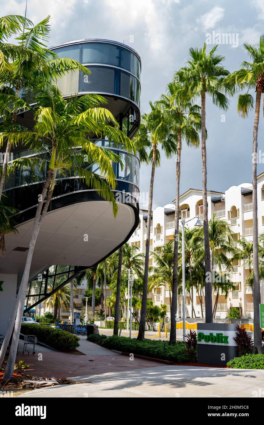 Miami Beach, FL, USA - October 10, 2021: Modern Publix Supermarket ...