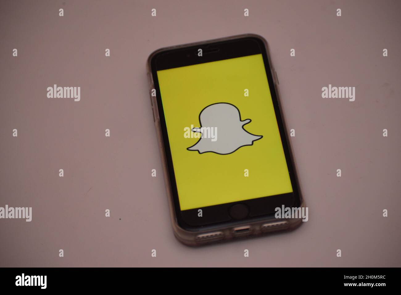 App crashdown hi-res stock photography and images - Alamy