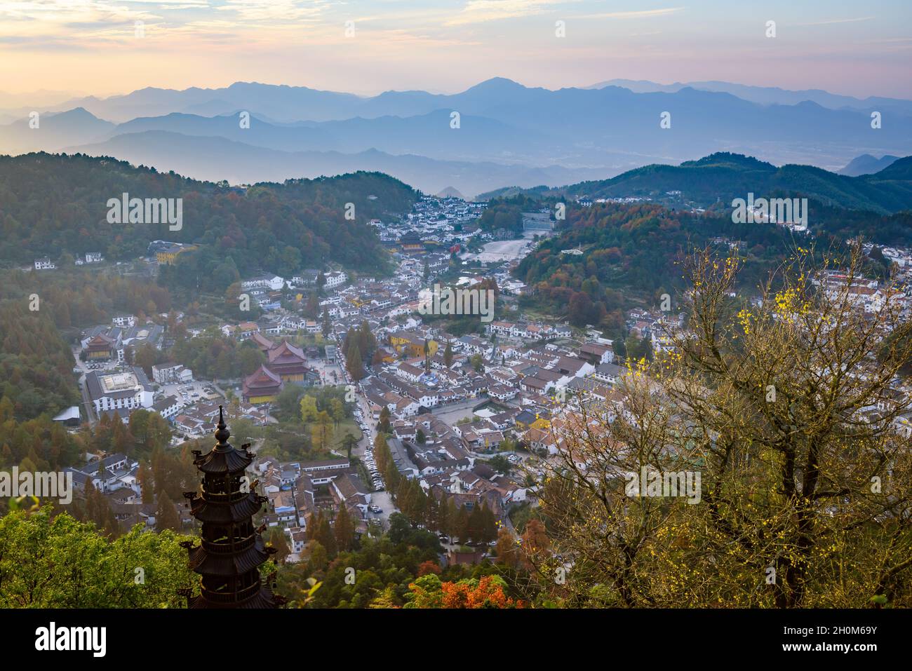 Downtown china town hi-res stock photography and images - Alamy