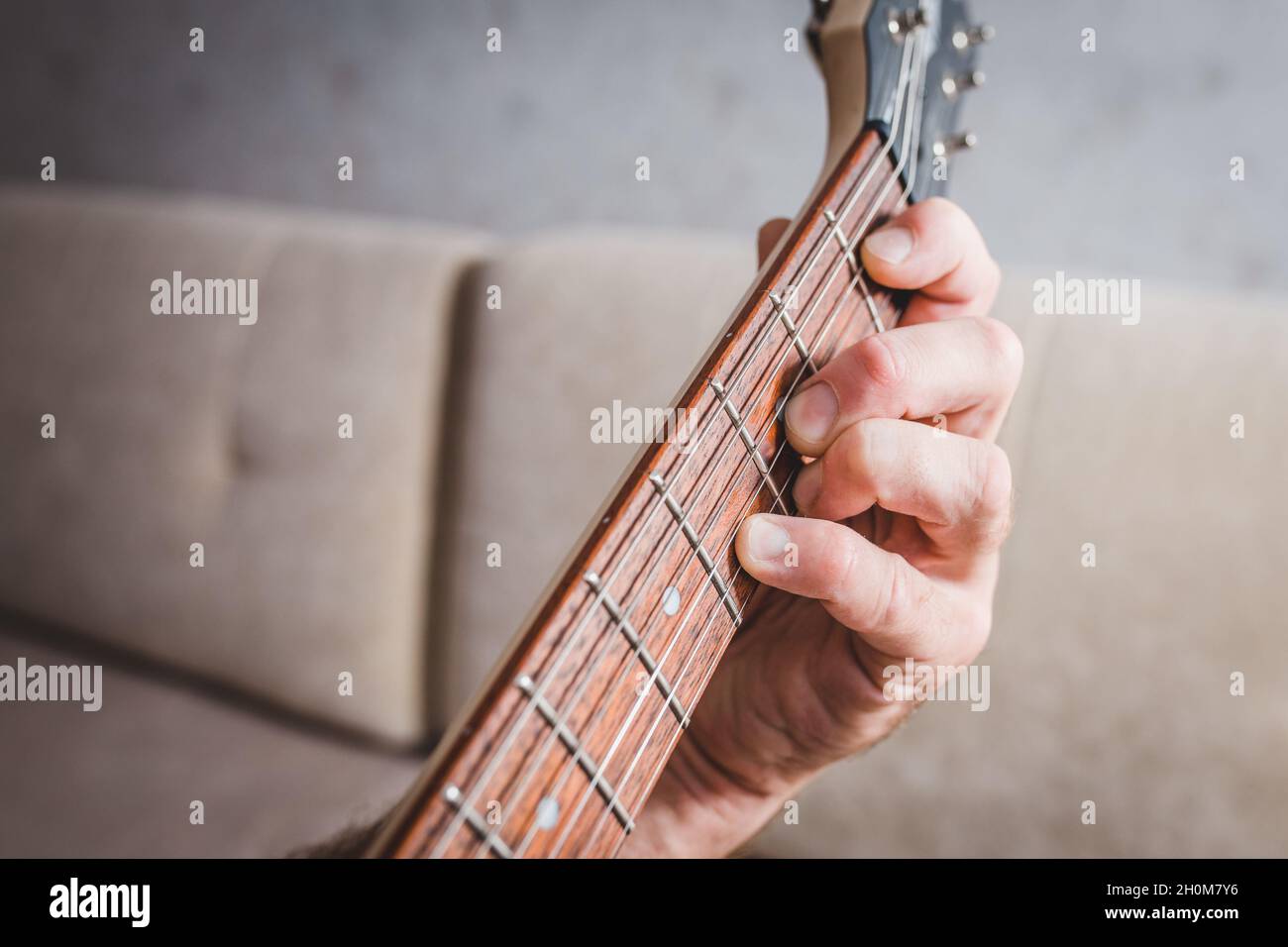 Eb chord hi-res stock photography and images - Alamy