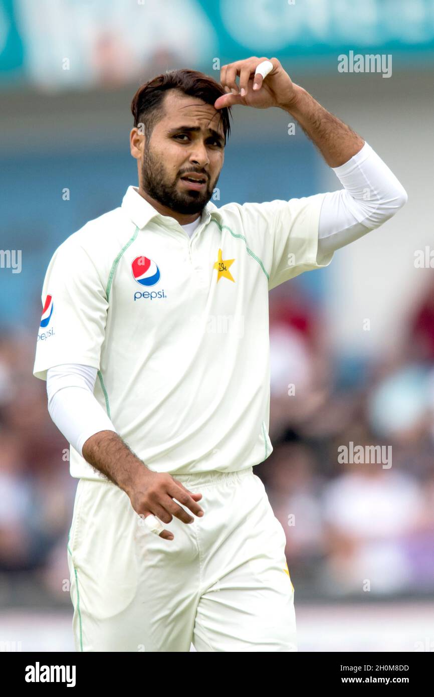 Pakistan’s Faheem Ashraf reacts Stock Photo - Alamy