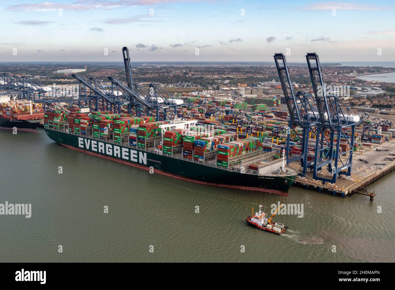 Evergreen line container ship felixstowe hi-res stock photography and ...