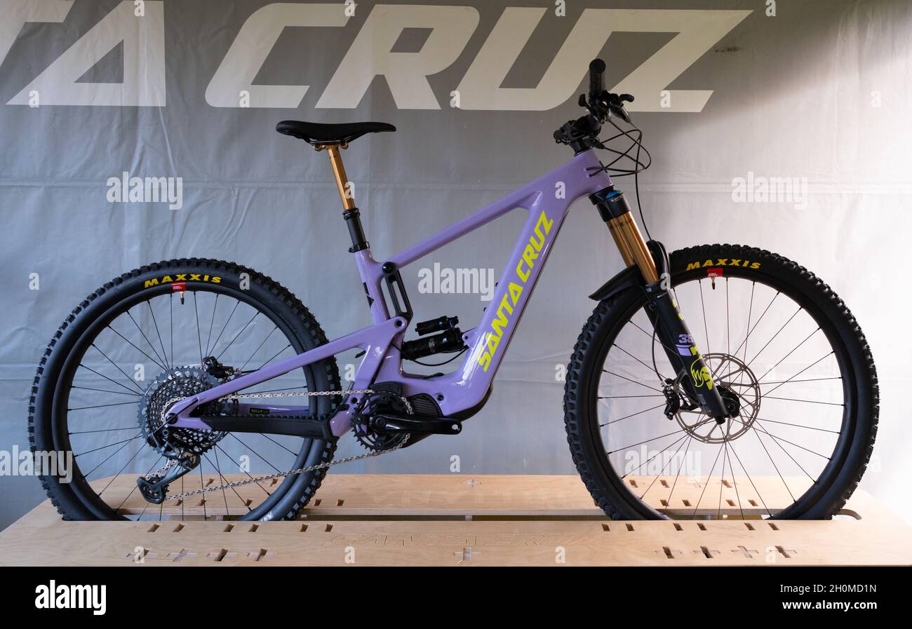 Santa Cruz mountain bike Stock Photo - Alamy