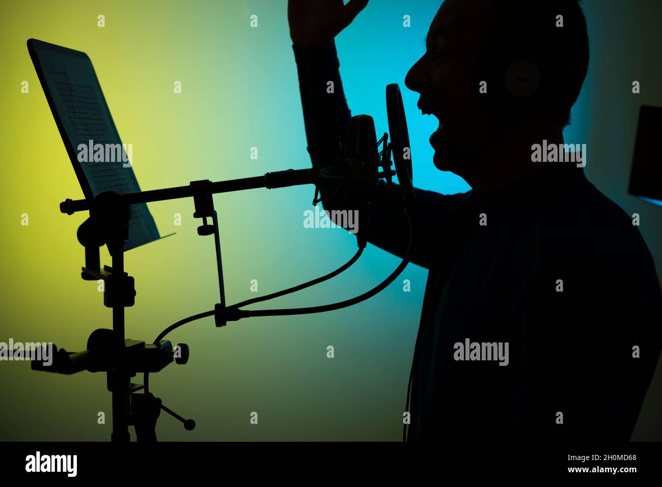 Radio voice overs hi-res stock photography and images - Alamy