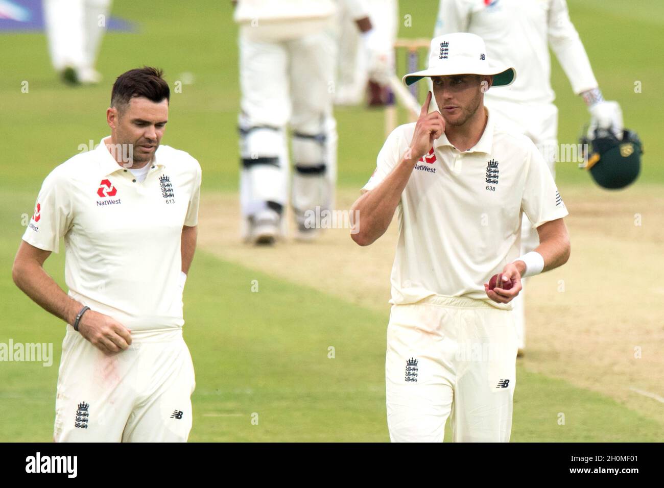 James anderson and stuart broad hi-res stock photography and images - Alamy
