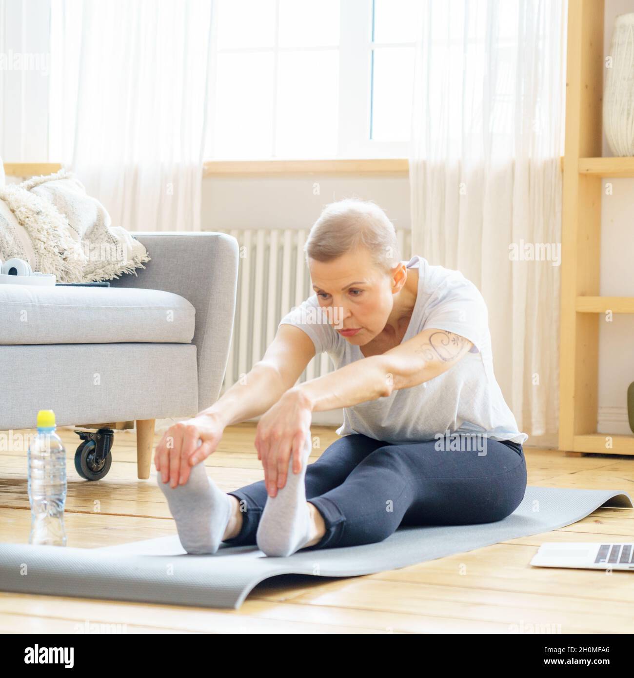 Mature woman feet hi-res stock photography and images - Alamy