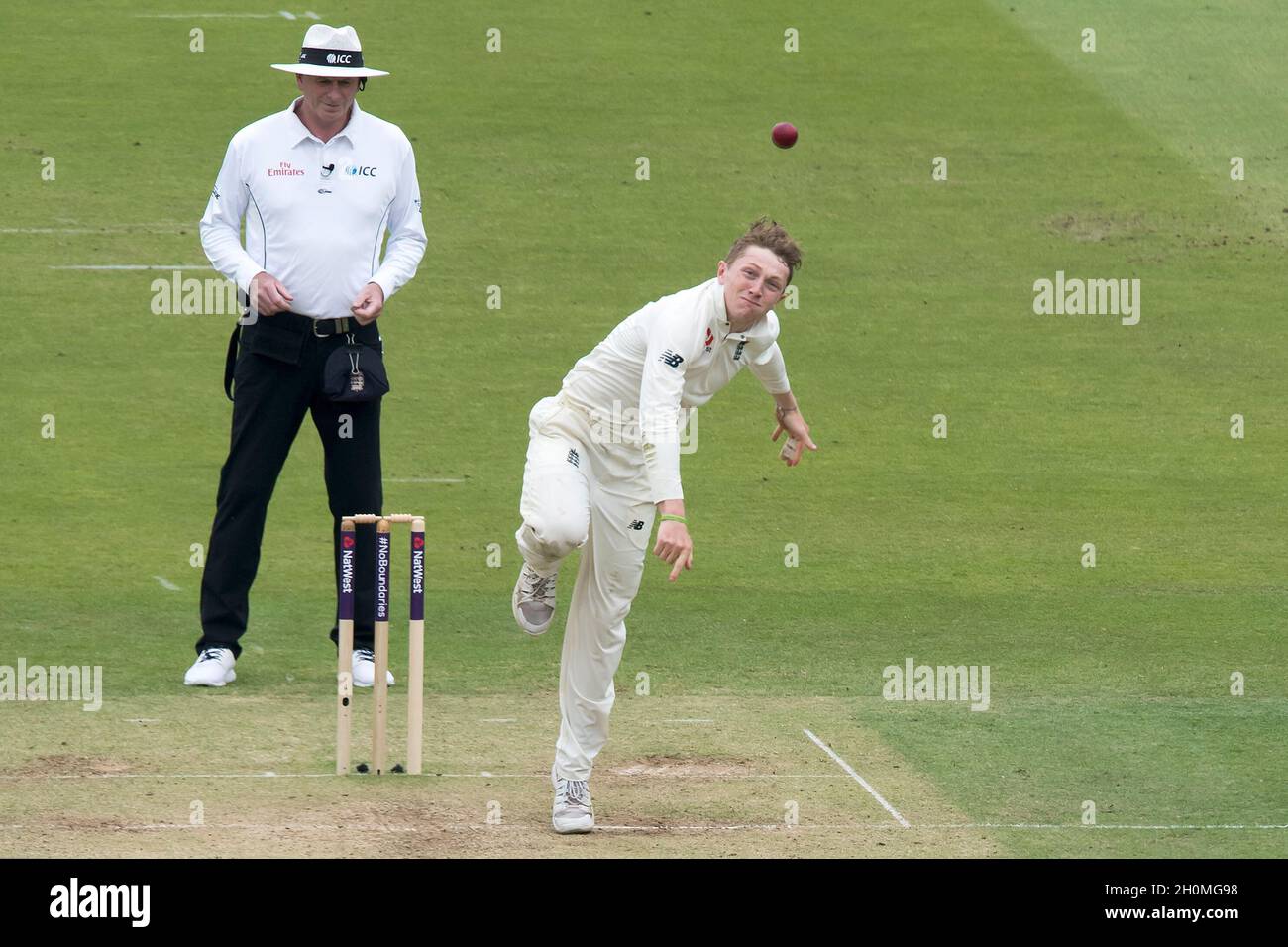 Dom bess cricket hi-res stock photography and images - Alamy