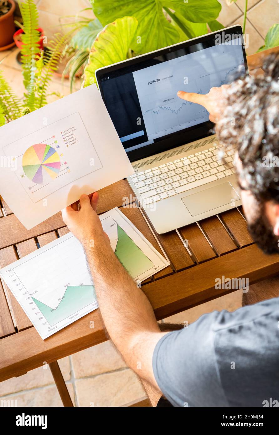 Stock market trader nervous hi-res stock photography and images - Alamy