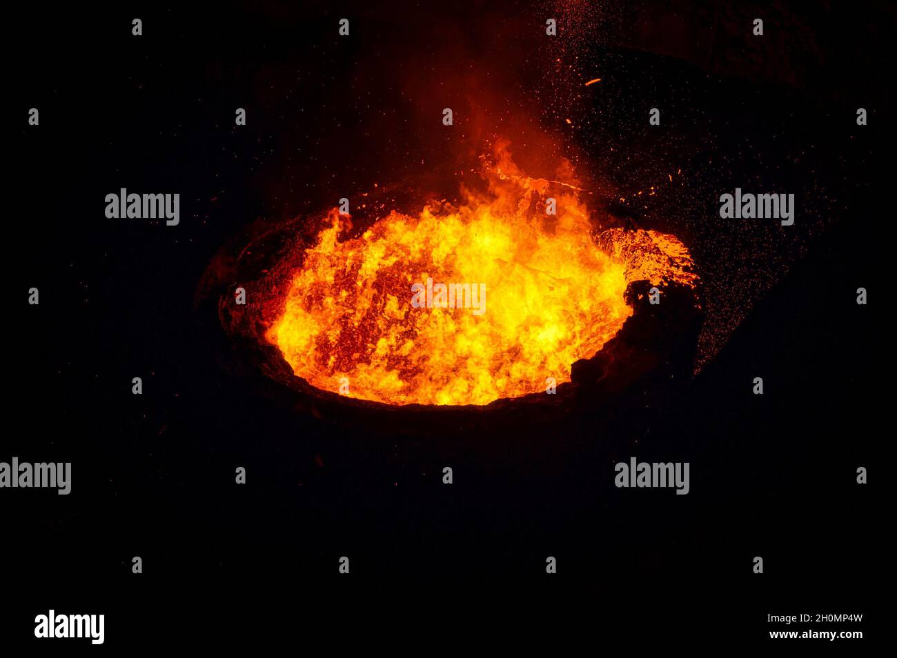 Molten fire hi-res stock photography and images - Alamy